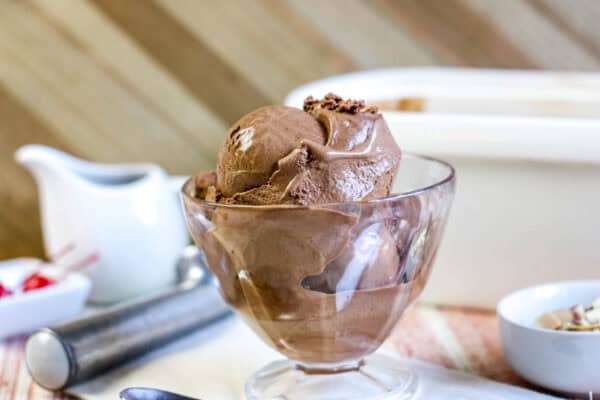 No Churn Chocolate Ice Cream – Creamy Recipe [No Machine]