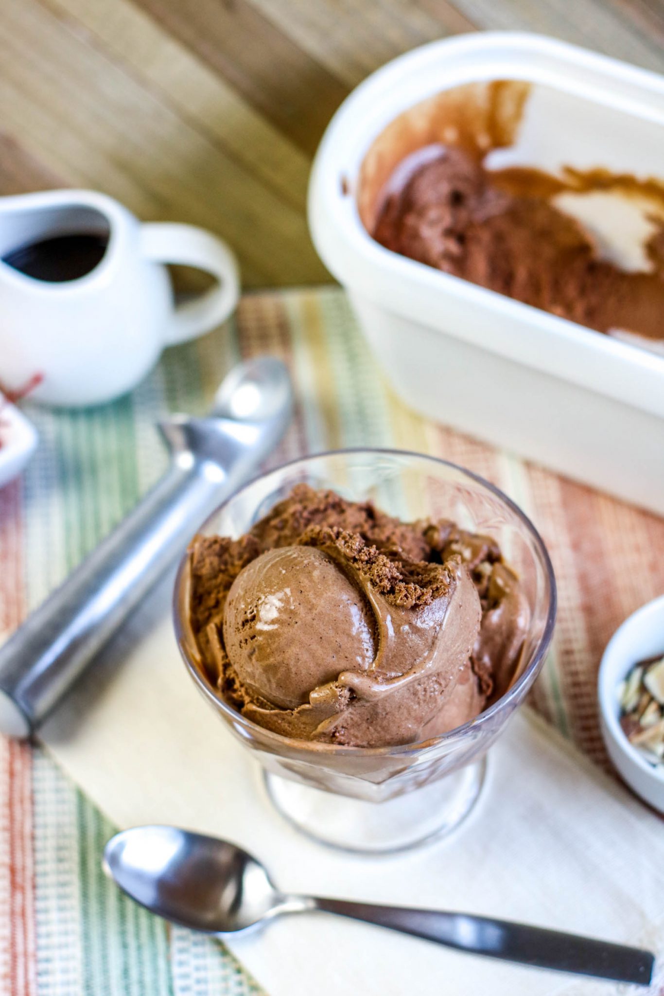 No Churn Chocolate Ice Cream – Creamy Recipe [No Machine]