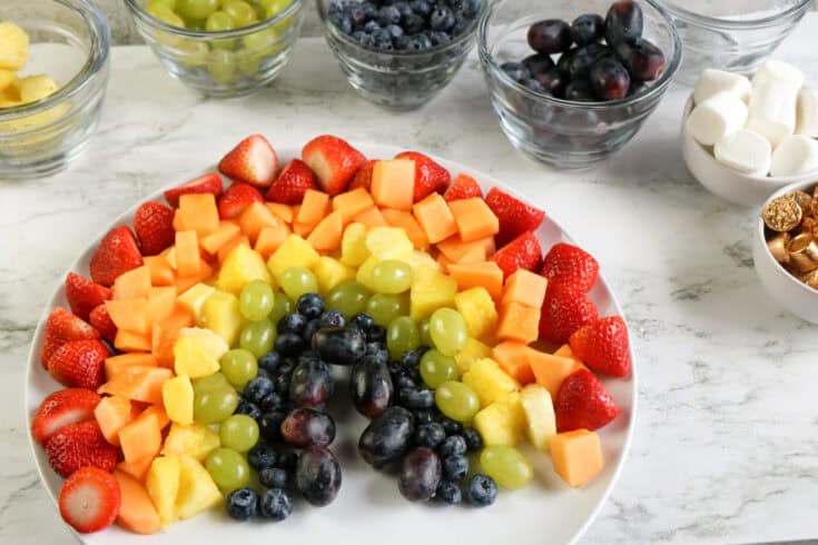How to Make a Tasty Rainbow Fruit Platter
