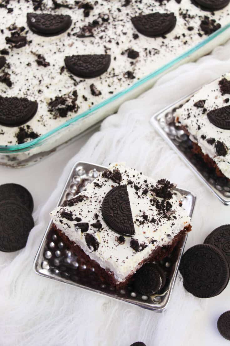 Indulge in this Easy Oreo Poke Cake Recipe for Dessert Tonight!