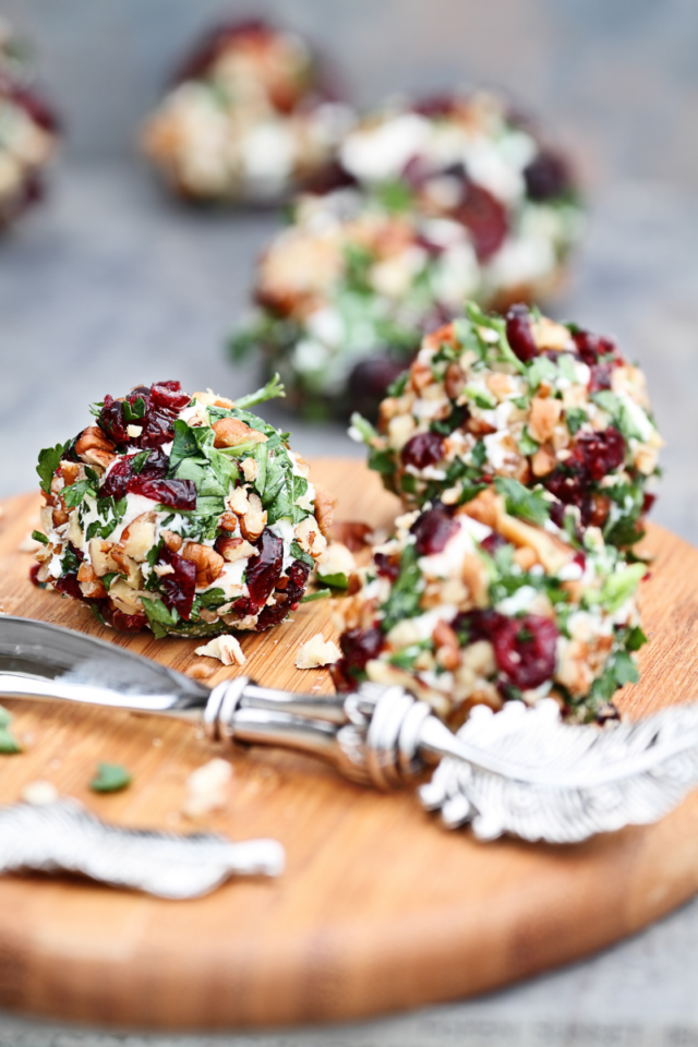 Delicious Christmas Cheese Ball Ideas - Momma Lew
