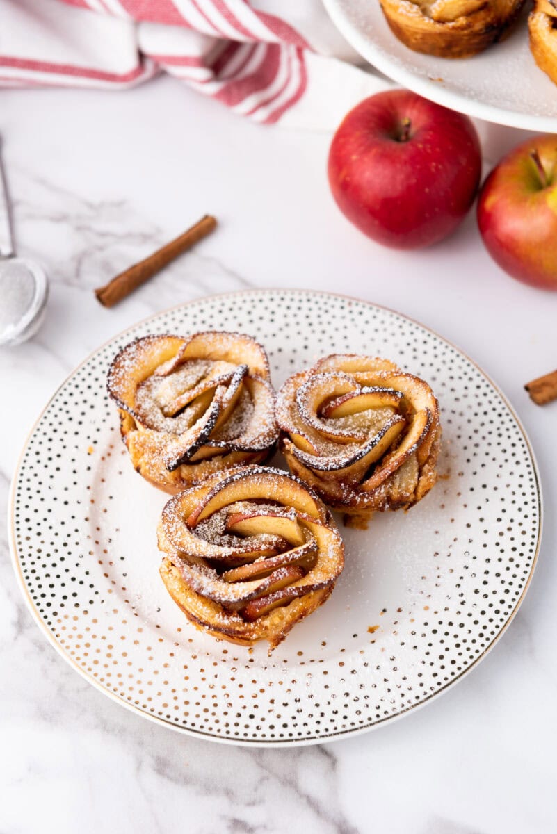 How to Create Beautiful & Delicious Apple Roses Out of Puff Pastry
