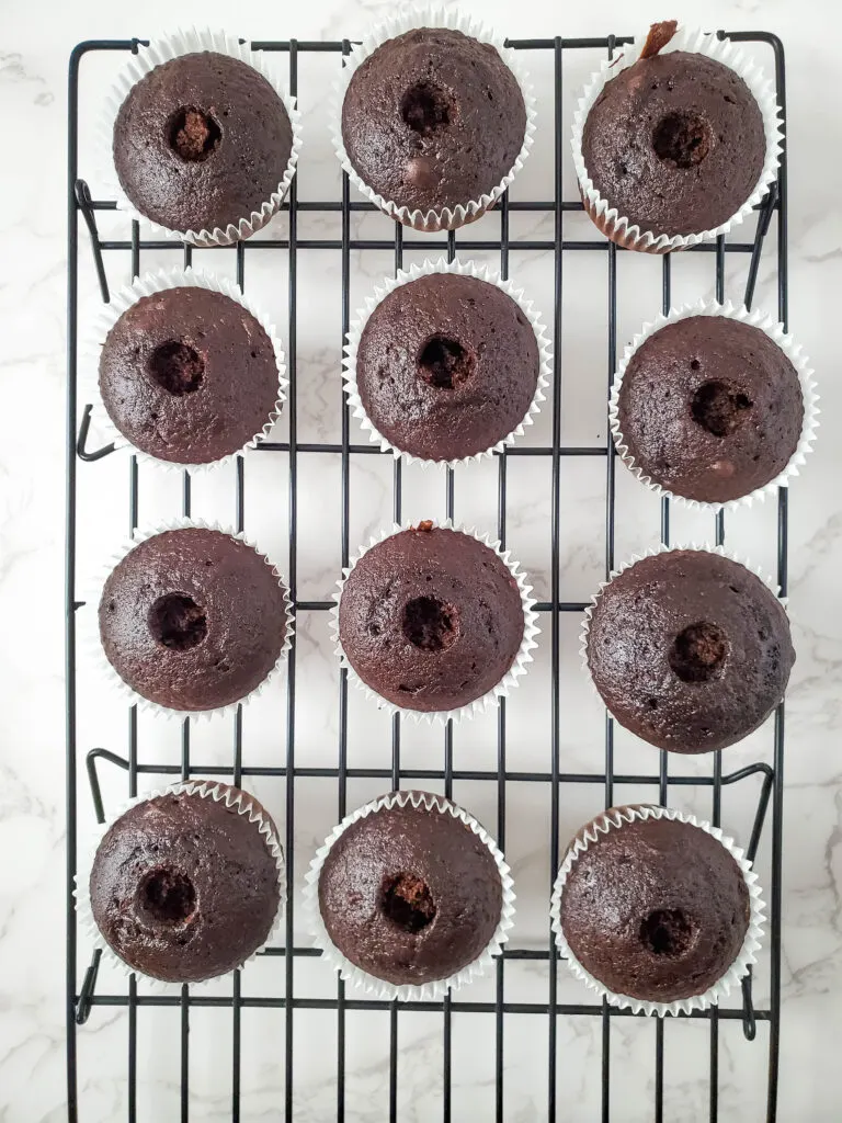 How to Make Must Try Twix Cupcakes at Home