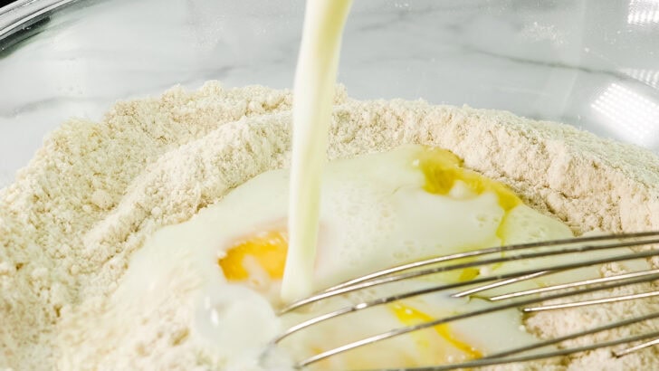 Baked to Perfection: Scrumptious Apple Cake Recipe