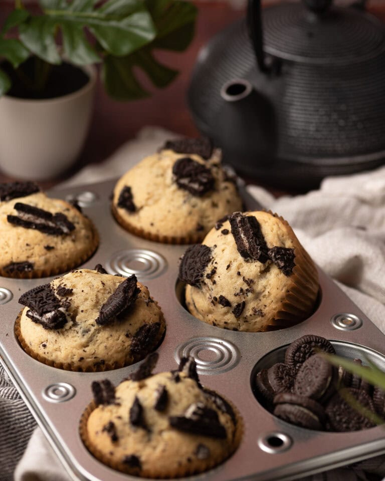 Oreo Muffins – Soft, Chocolatey & Family-Favorite Treats [Easy]