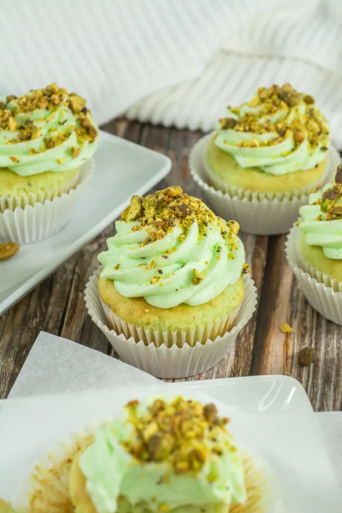 Delicious Pistachio Cupcakes Recipe: A Nutty Sweet Treat!