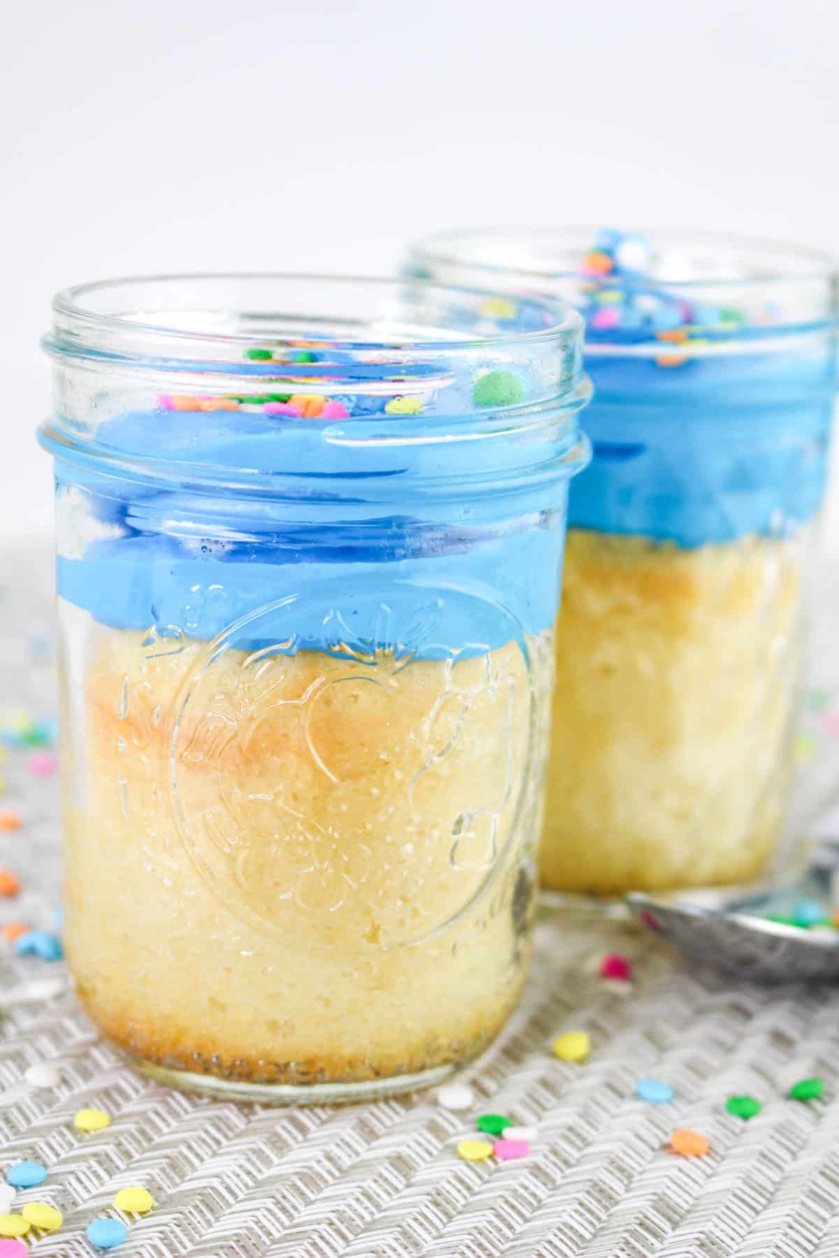 Cake in a Jar Recipe – Easy Layered Dessert (Giftable!)