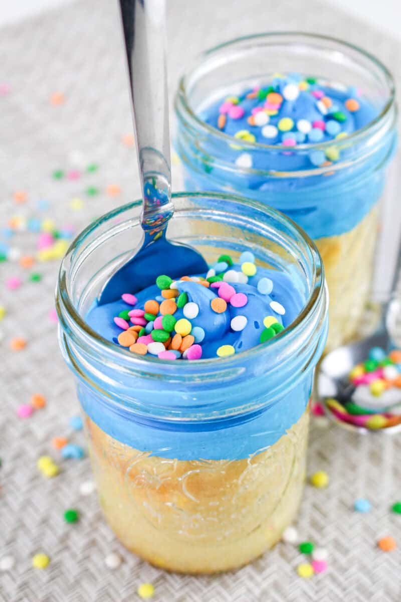 Cake in a Jar Recipe – Easy Layered Dessert (Giftable!)