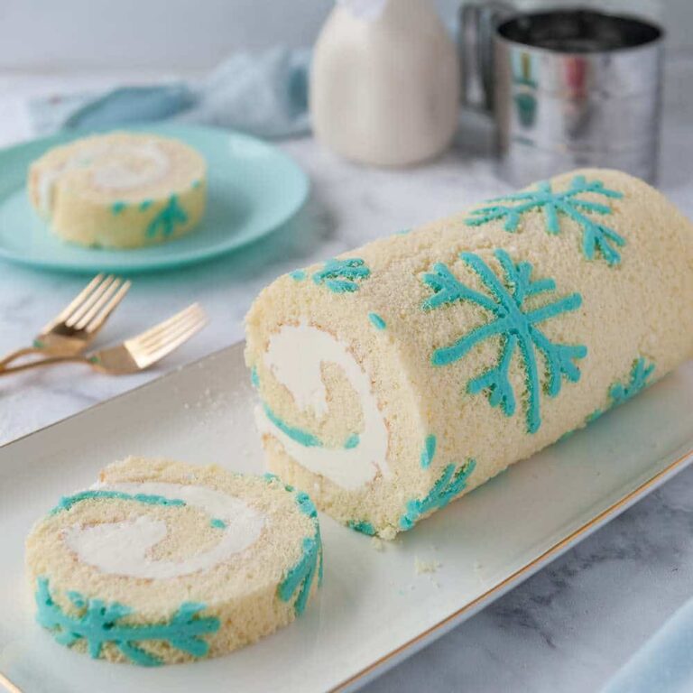 Christmas Roll Cake Ideas (Festive, Creamy & Crowd-Pleasing Desserts)